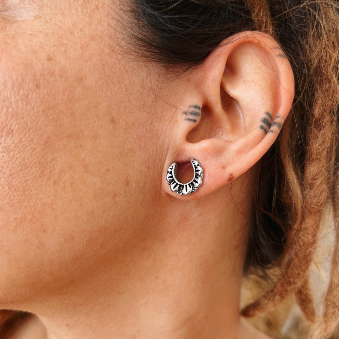 Flower Petal Ear Saddle Spreader Steel Tunnel and Plugs Ear Weights ...