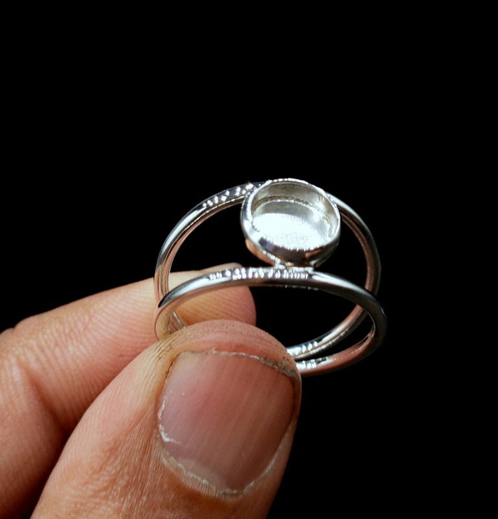 925 Sterling Silver Thick Bezel Ring for Round Shape Gemstone | Etsy