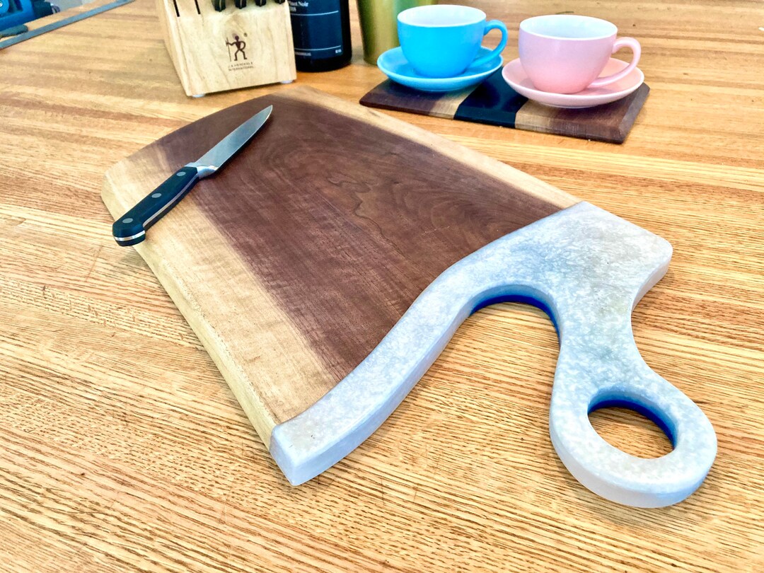 Walnut & Epoxy Cutting Board With Epoxy Handle - Etsy