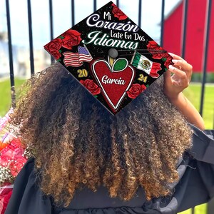 Bilingual Teacher Graduation Cap Topper, Mi Corazon Late En Dos Idiomas ...