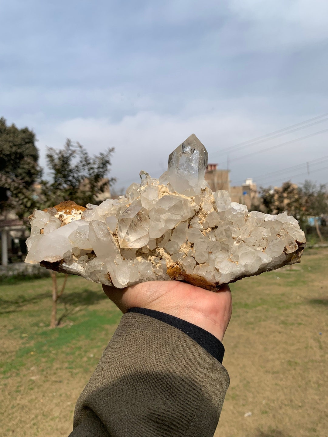 Giant Clear Quartz Crystals Cluster With Sharp Lustre & Beautiful Size ...