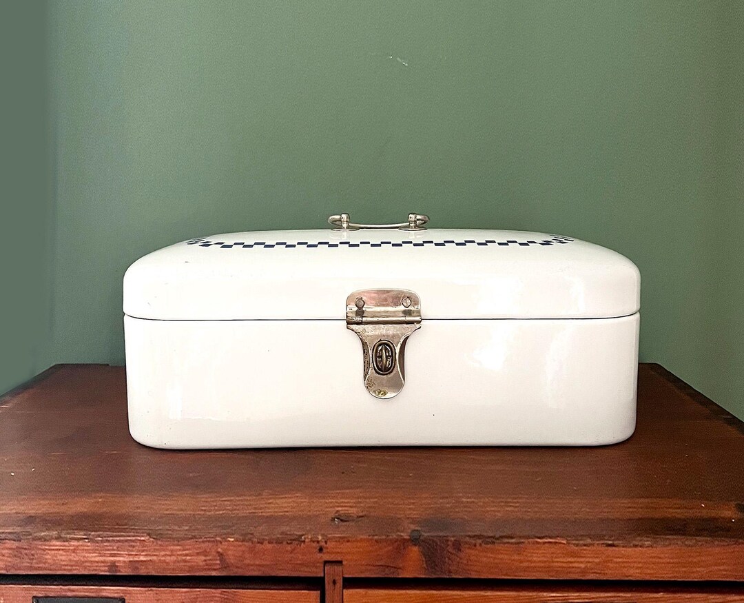 ANTIQUE ENAMEL BREAD BOX, 1930s, White Bread Box With Blue Decorative ...