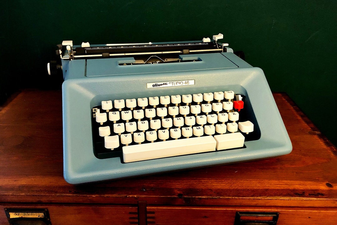 VINTAGE TYPEWRITER OLIVETTI Model Studio 46 Rarity From the 70s Top ...