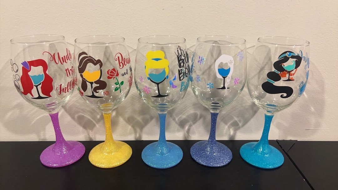 Princesses Snow White, Anna, Elsa, Pocahontas, Tinker-bell, Megara ...