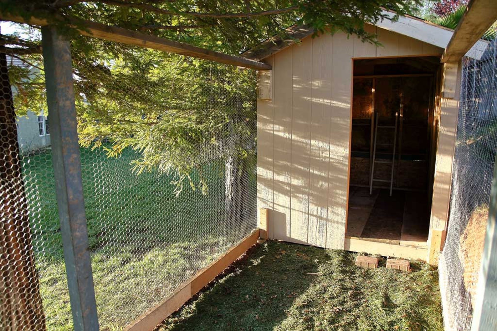 DIY Chicken Coop With an Outdoor Run Plans [chicken Coop Framing ...