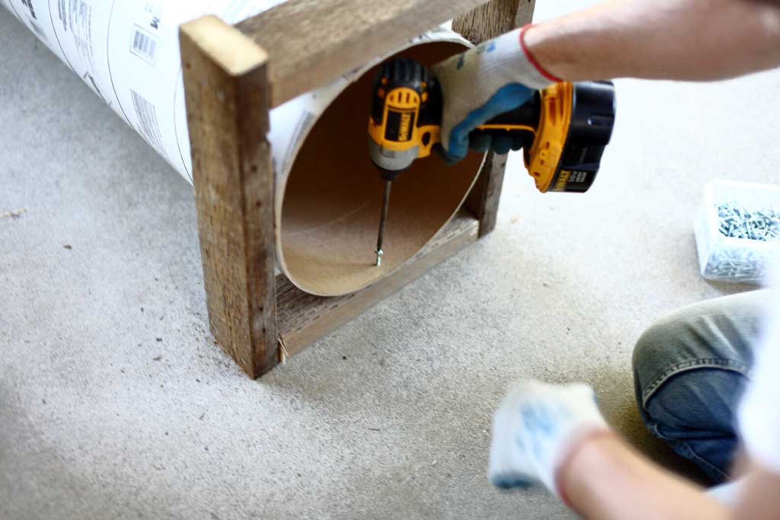DIY Skunk Trap Using a Concrete Form Tube Plans [spray Proof Trap ...