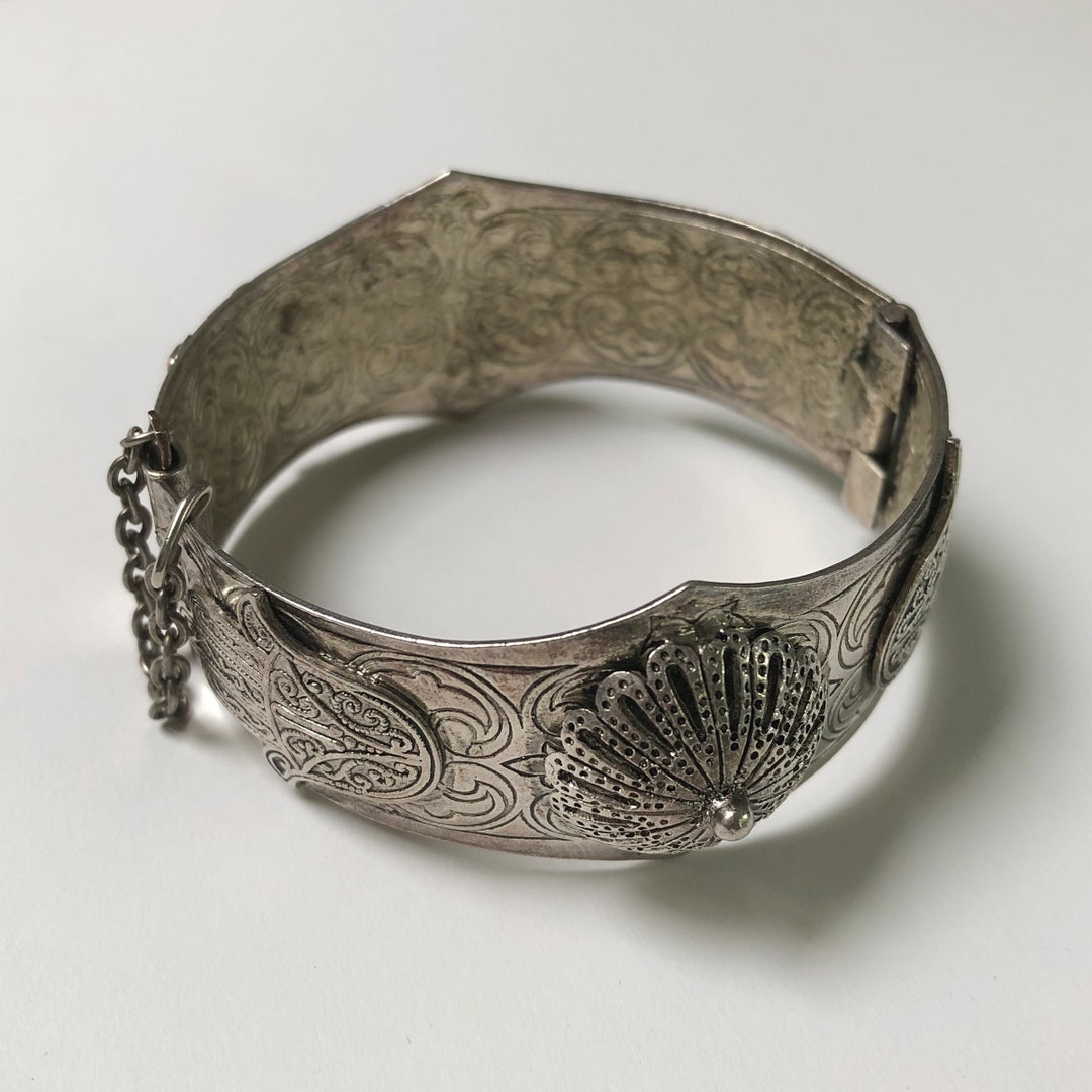 Vintage Cuff Bracelet in Silver Metal, Middle Eastern, Egypt Ethnic ...