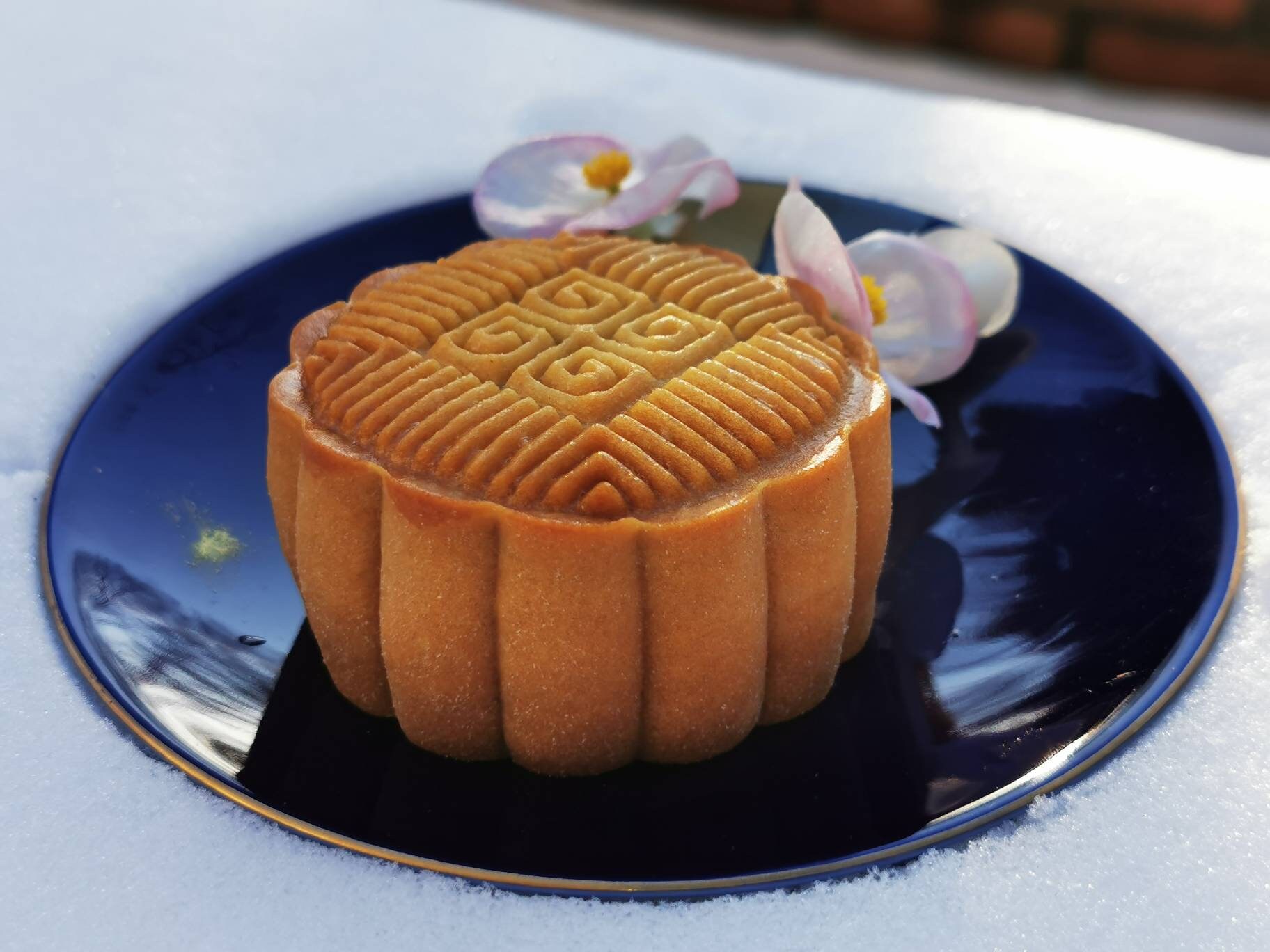 Double yolk lotus seed paste mooncakes - storemyte