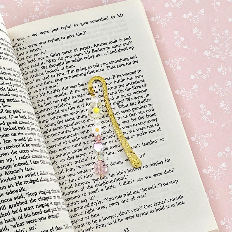 Handmade Beaded Bookmark: Daisy, Heart, Book Lover Gift - Etsy
