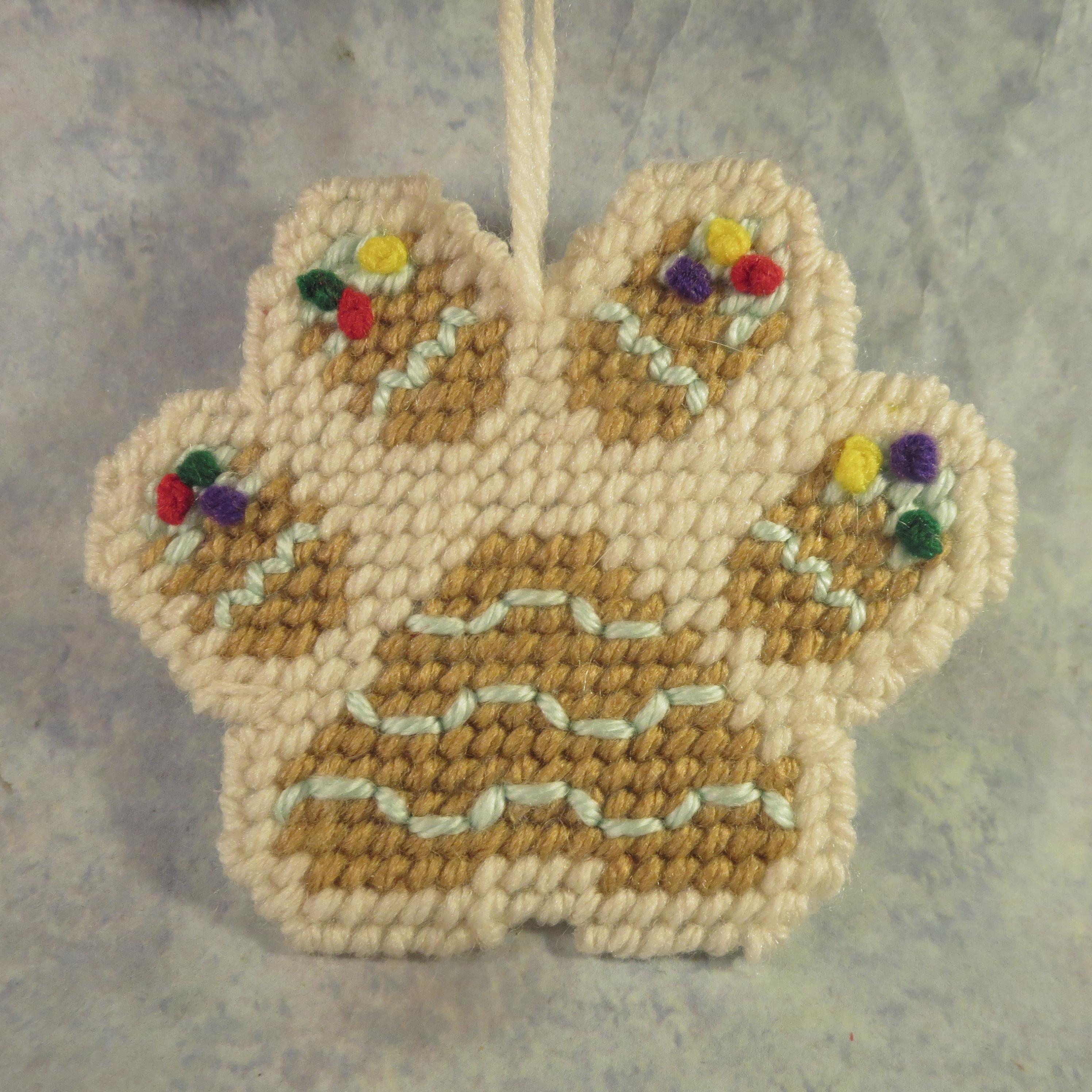 Paw Print Plastic Canvas Needlepoint Christmas Gingerbread Cupcake Cake ...