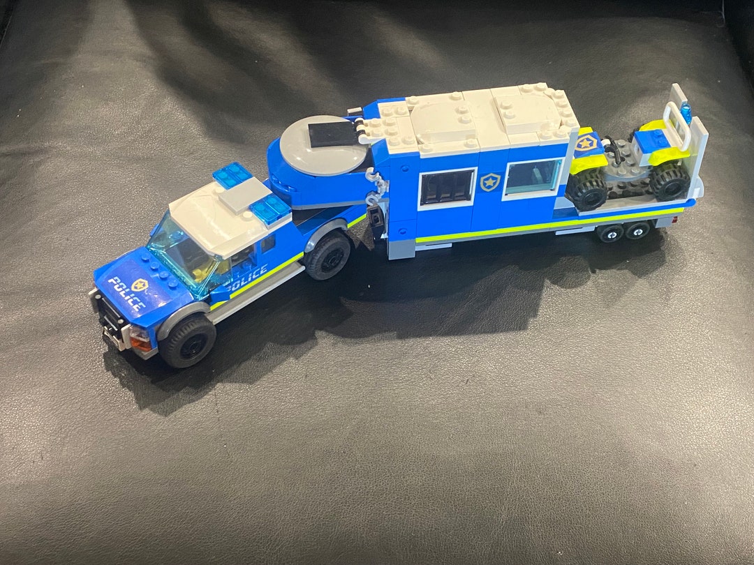 LEGO Police Mobile Command Truck set 60315-1 Authentic Near Complete ...