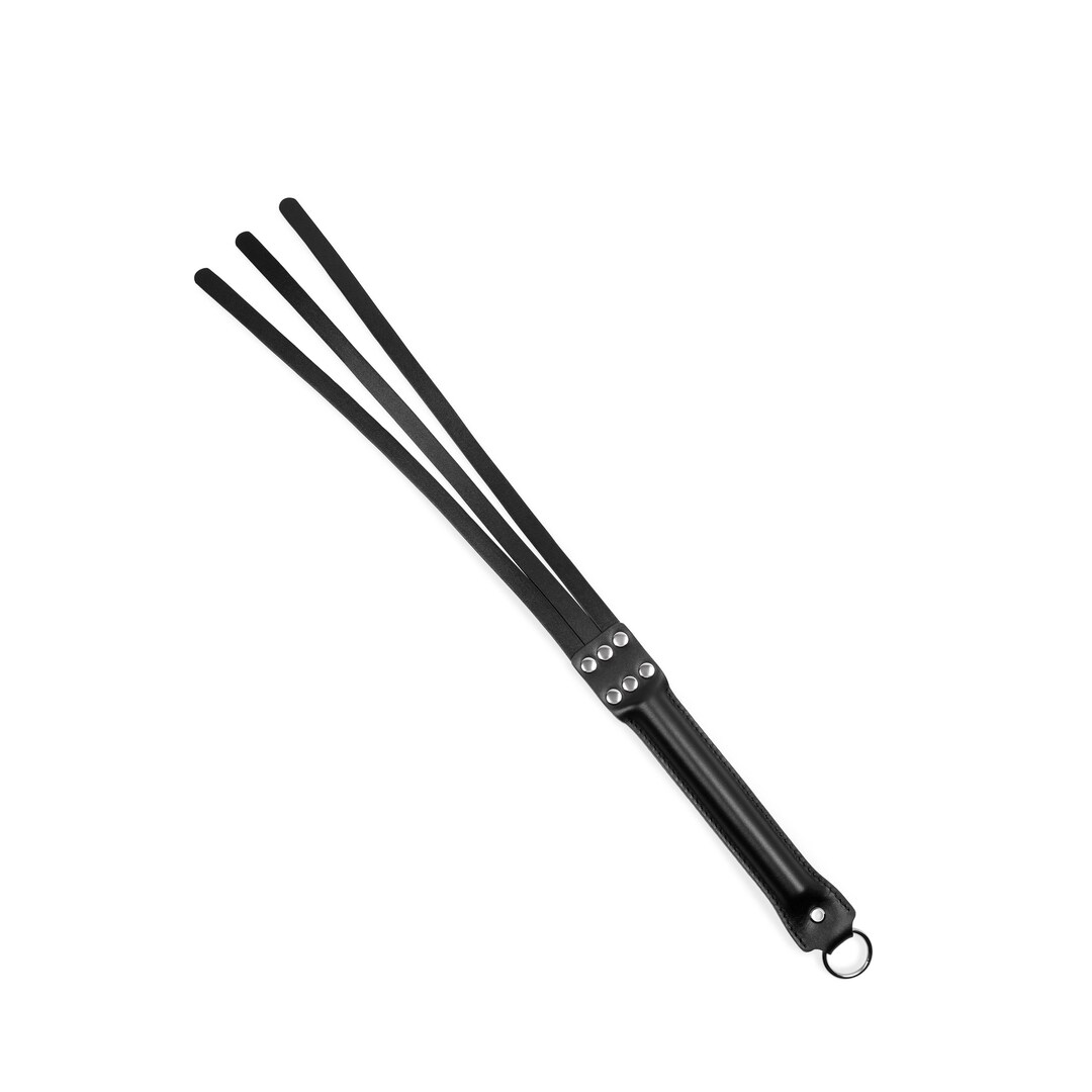 Handmade Leather Spanking Tool With Three Straps Flogger With Firm ...