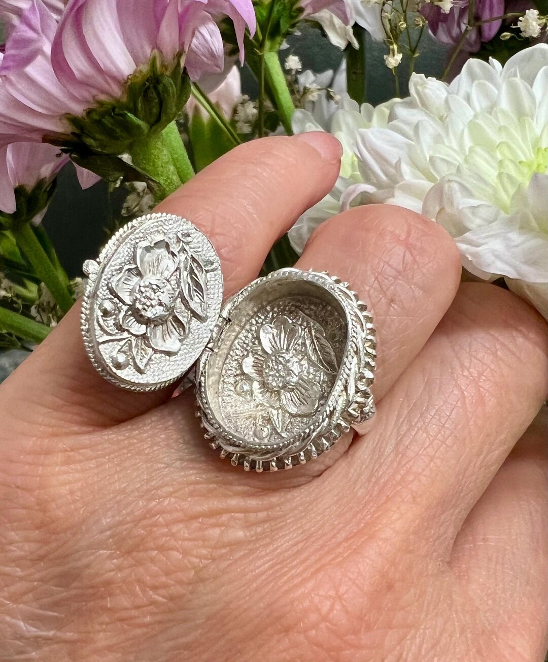 A Very Beautiful and Special Vintage Tiger Eyes Stone Locket poison Ring. - Etsy