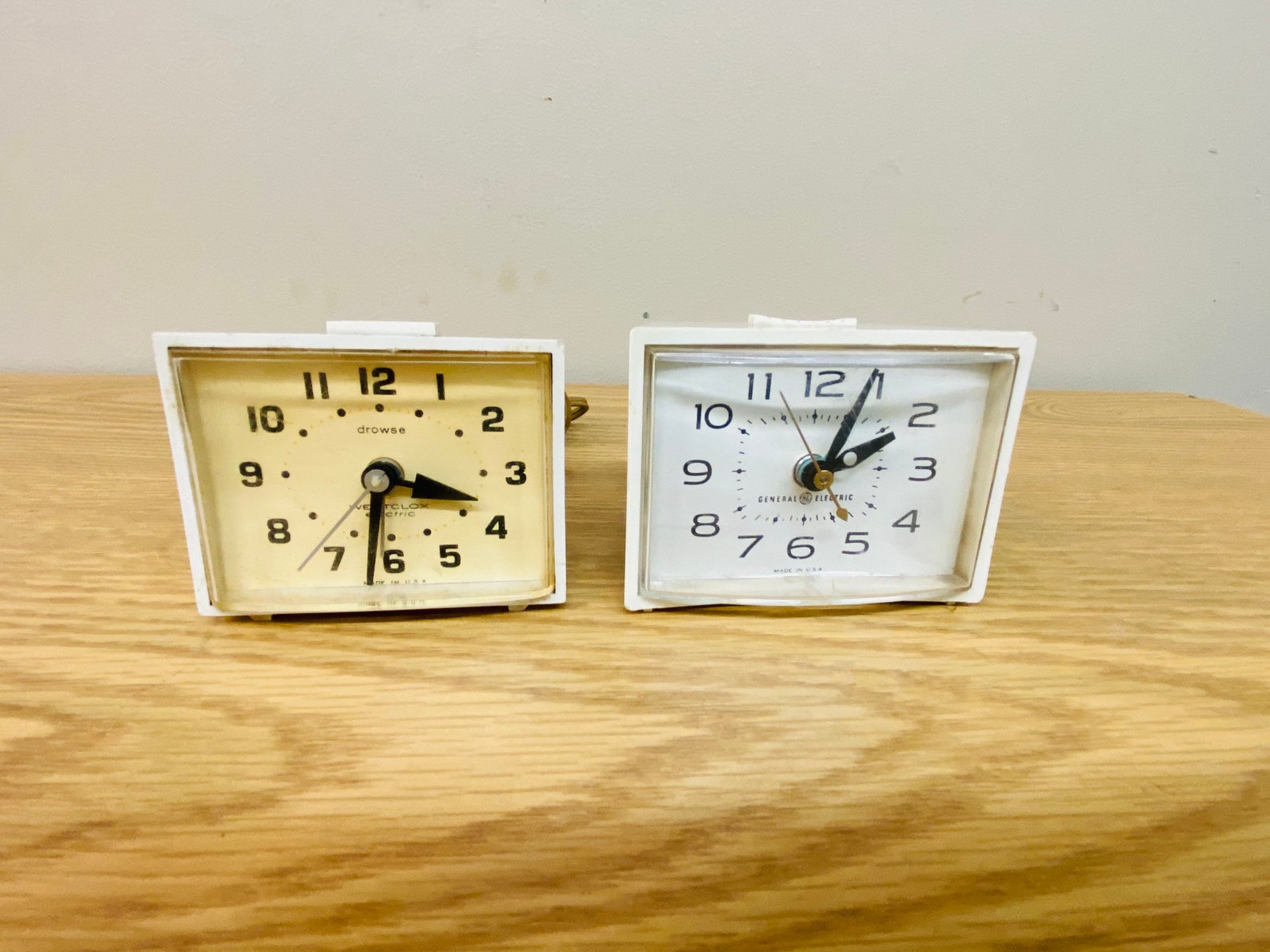 MCM Clocks Mid Century Decor - Etsy Canada