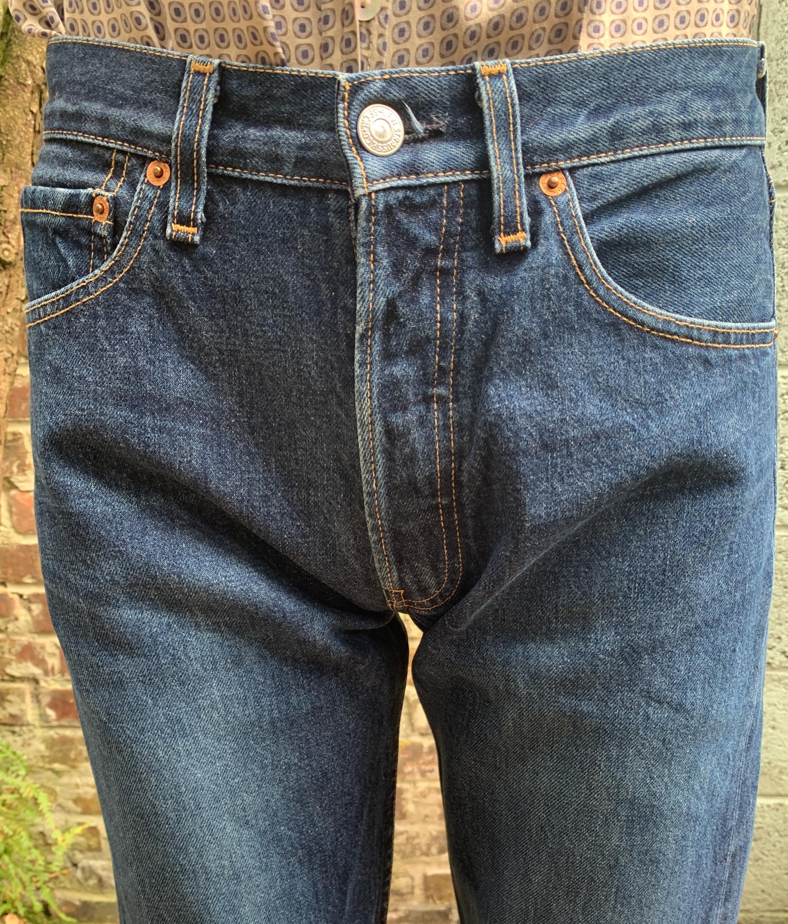 Levi's 501 Vintage W29 L32 Actual Size Measured/taille Levi's 501 Vintage W29 L32 Actual Size Measured/taille