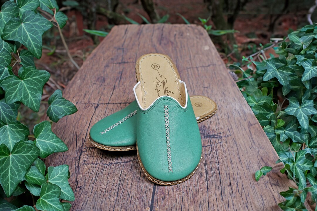 Women's Stitch Patterned Green Slippers, Wide Toe Box Flat, Natural ...