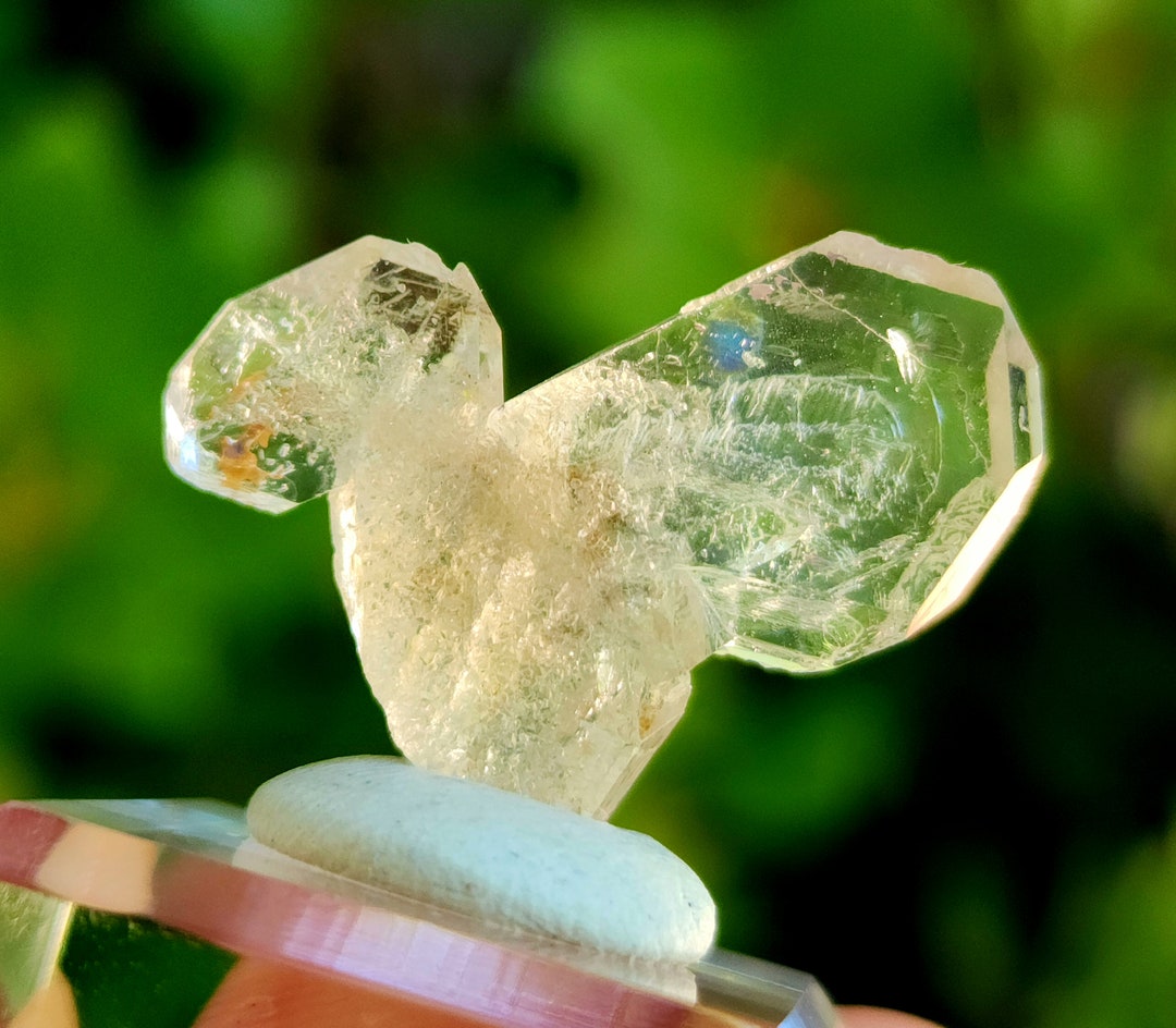 Unusual Formation of Quartz Looks Like Squirrel Completely Terminated ...