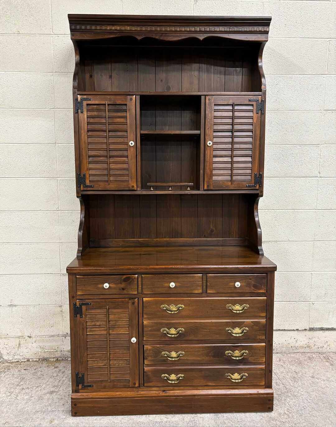 Vintage ethan allen hutch store