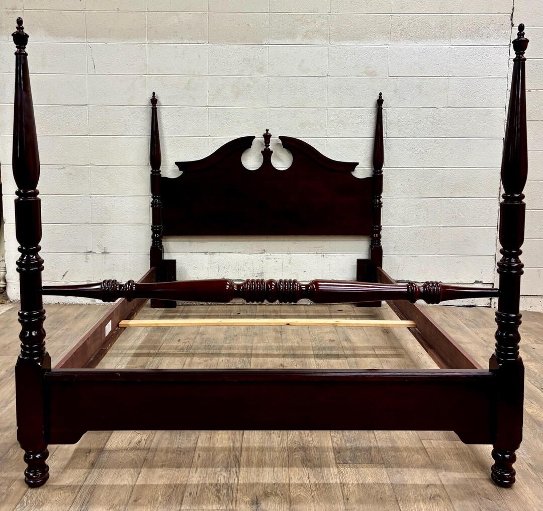 Vintage Convertible Queen or Full Size Traditional Style Pediment ...