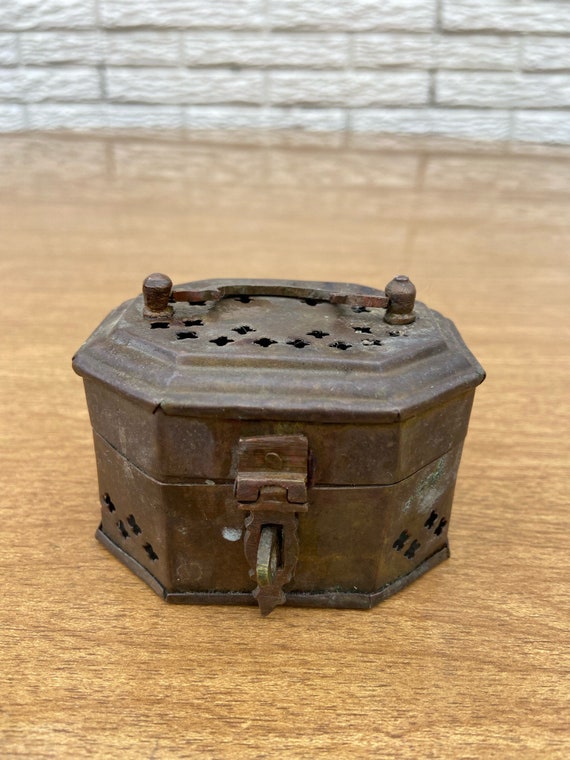 Vintage Brass Trinket Box - Gem