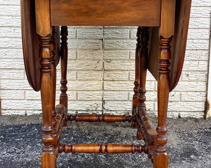 Vintage Jacobean Style Gate Leg Drop Leaf Table con Hidden Leaf - Etsy ...