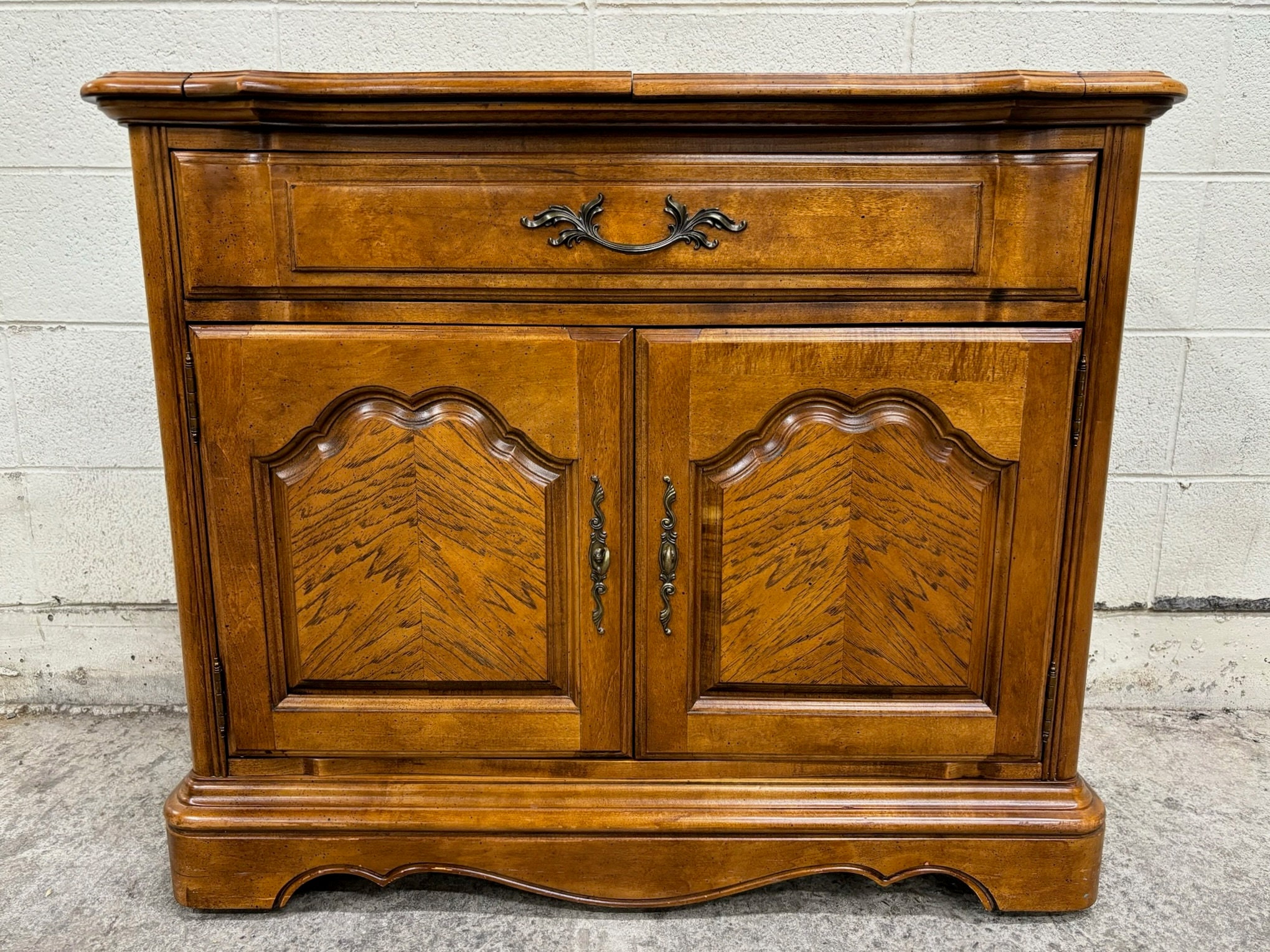 Stanley buffet table store