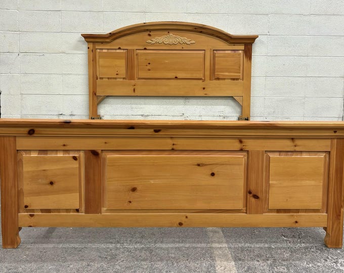 Vintage Broyhill Fontana Queen or Full Size Convertible Country Style ...