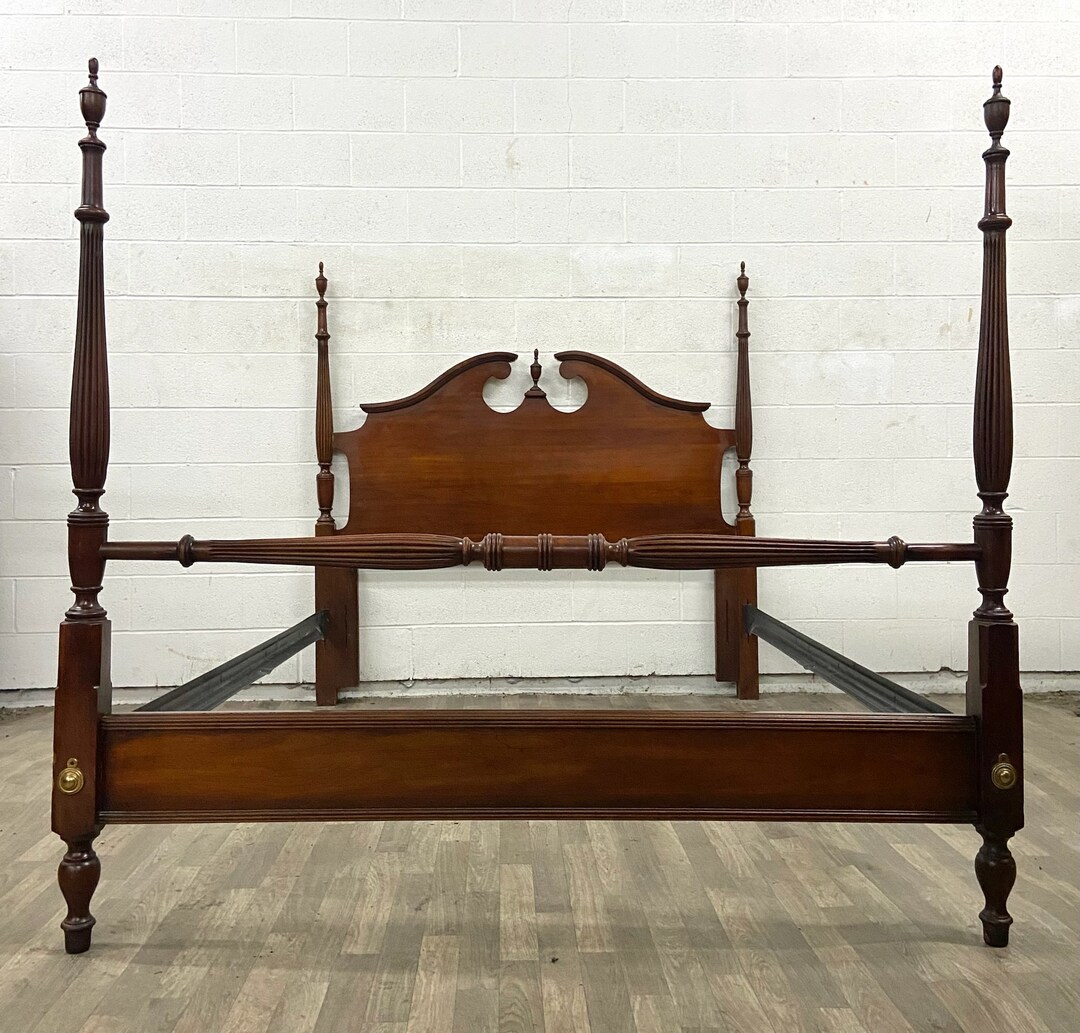 Vintage Convertible Queen or Full Size Low Four Poster Pediment Bed - Etsy