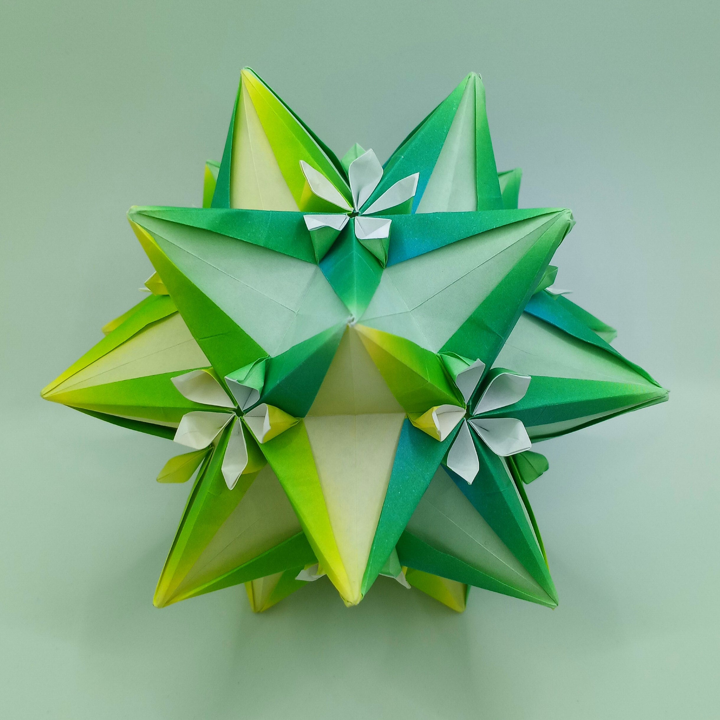 Lucia, Green Origami Ball, Green Kusudama, Origami Art, Origami ...