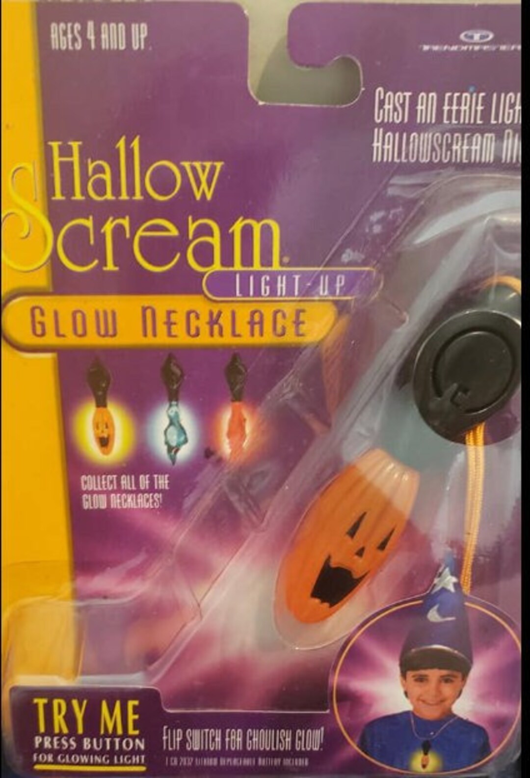 Halloween Hallow Scream Light up Necklace in Package Trendmaster ...