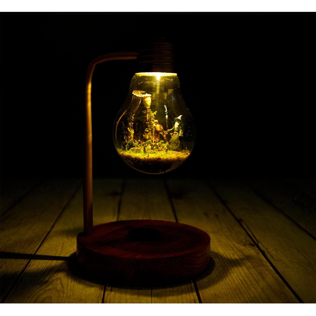 LOTR Miniature Diorama Lamp, Gandalf and Bilbo, Fangorn Forest - Etsy
