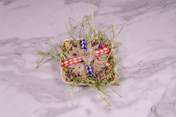 Heart Rose Forage Tray Natural Forage for Rabbits | Etsy