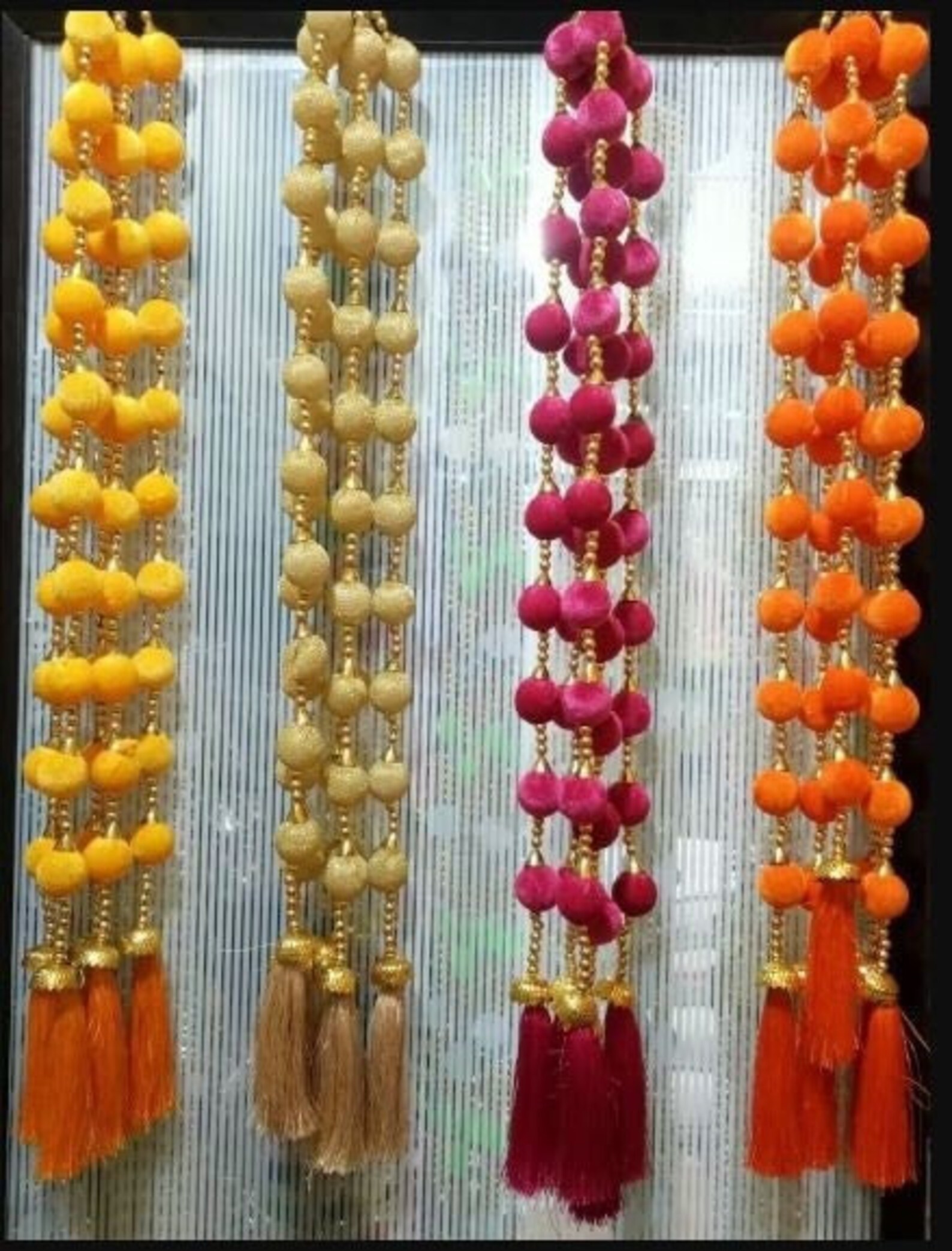 Set of 5 Pom-pom Real Look Mirror Garlands Outdoor Garlands - Etsy