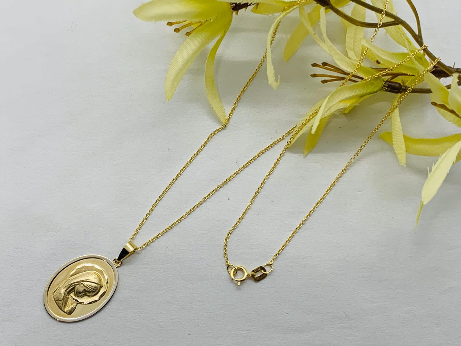 14K Solid Gold Virgin Mary Pendant: Religious Rollo Chain Necklace - Etsy