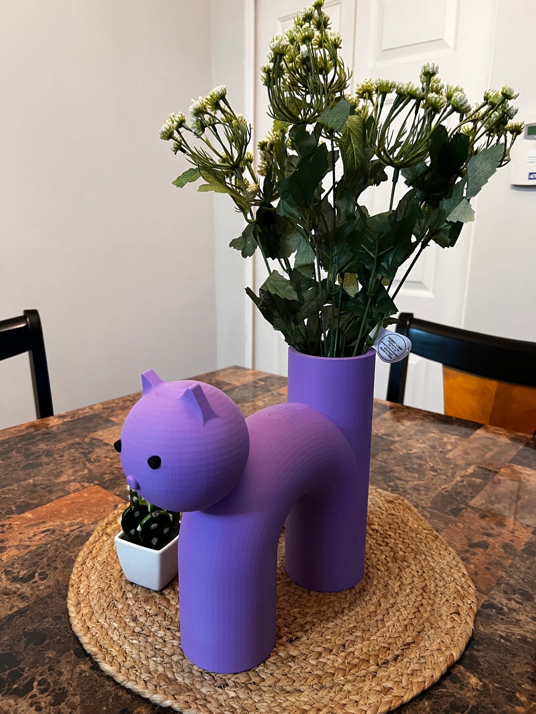 Feline Finesse: Charming Cat-shaped Vase for Purr-fect Floral ...