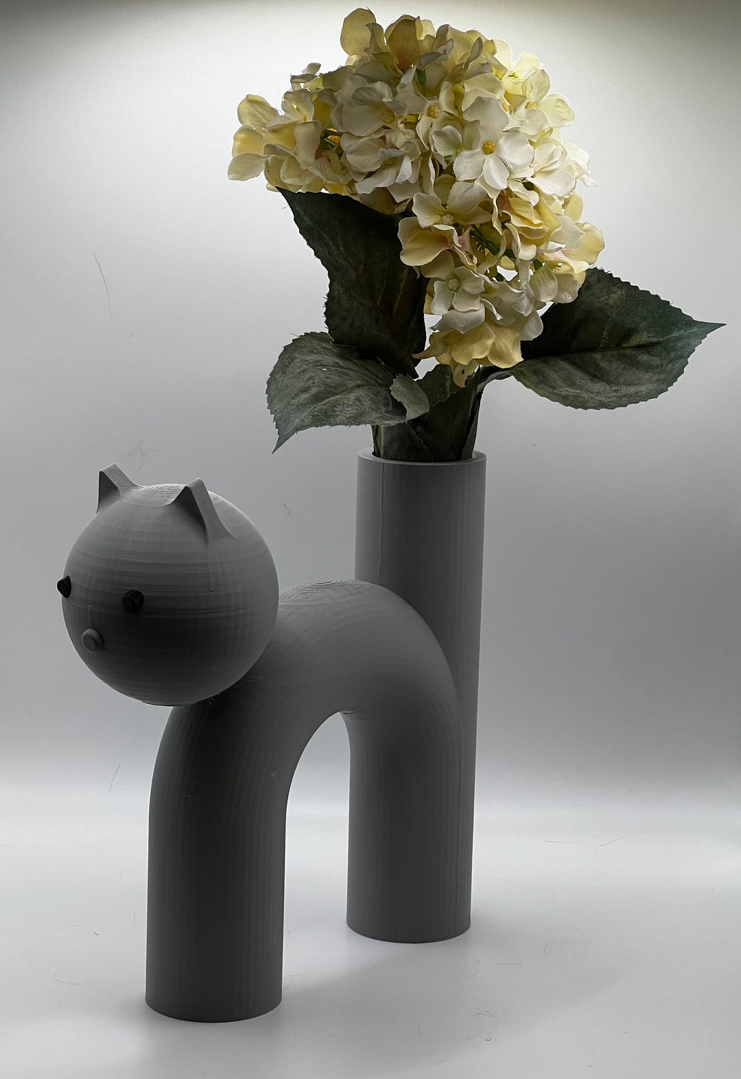 Feline Finesse: Charming Cat-shaped Vase for Purr-fect Floral ...