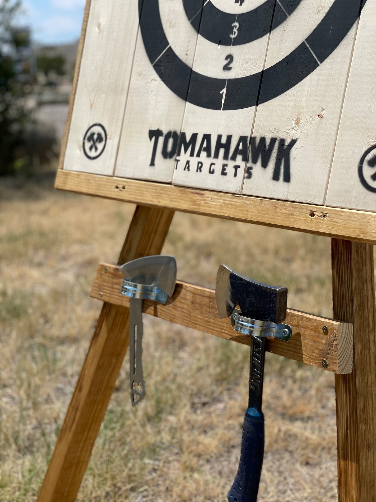 Axe, Tomahawk and Knife Throwing Tripod Target With Weapon Holders ...