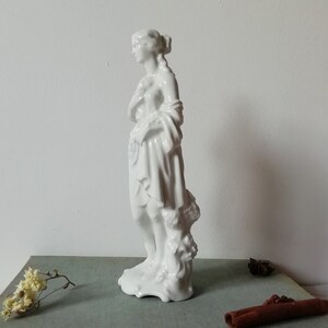 White Porcelain Figurine of a Lady/woman in Nature in a Gorgeous Dress ...
