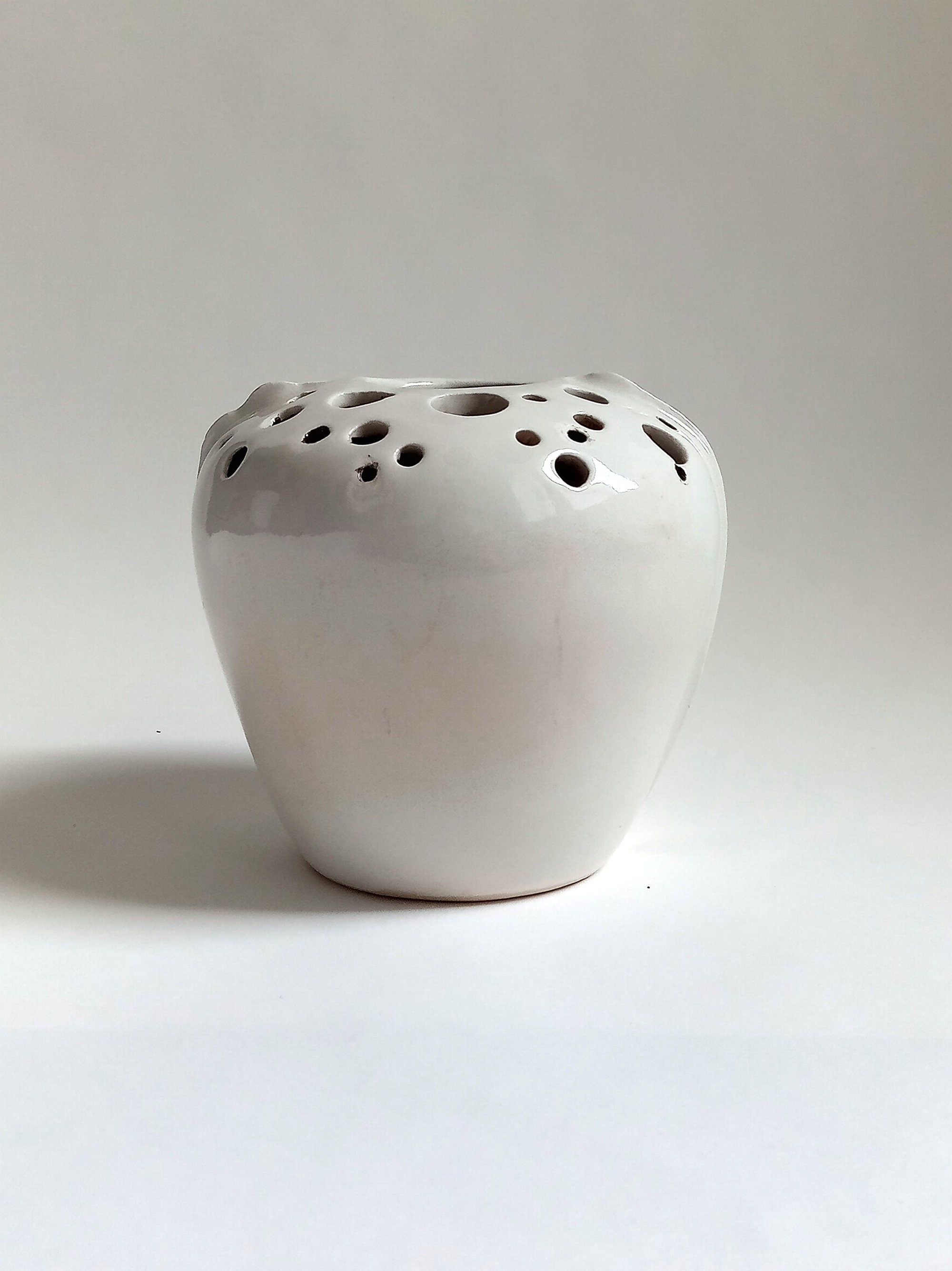 KeramikVase mit mehreren Löchern, niedliche Porzellan Vase, entzückende ...