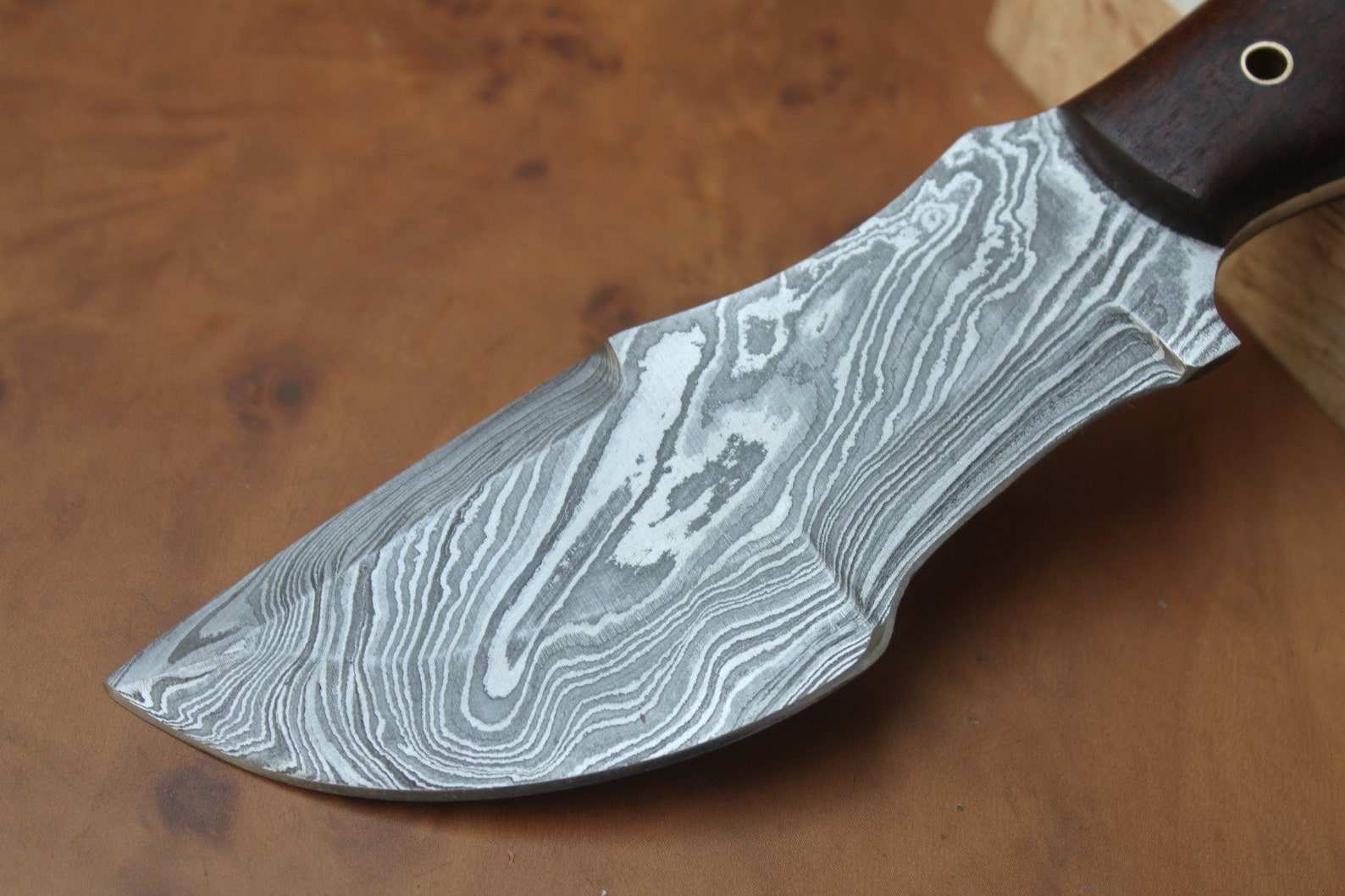 Damascus Blade Tracker Knife With Walnut Wood Handle SH-10 - Etsy