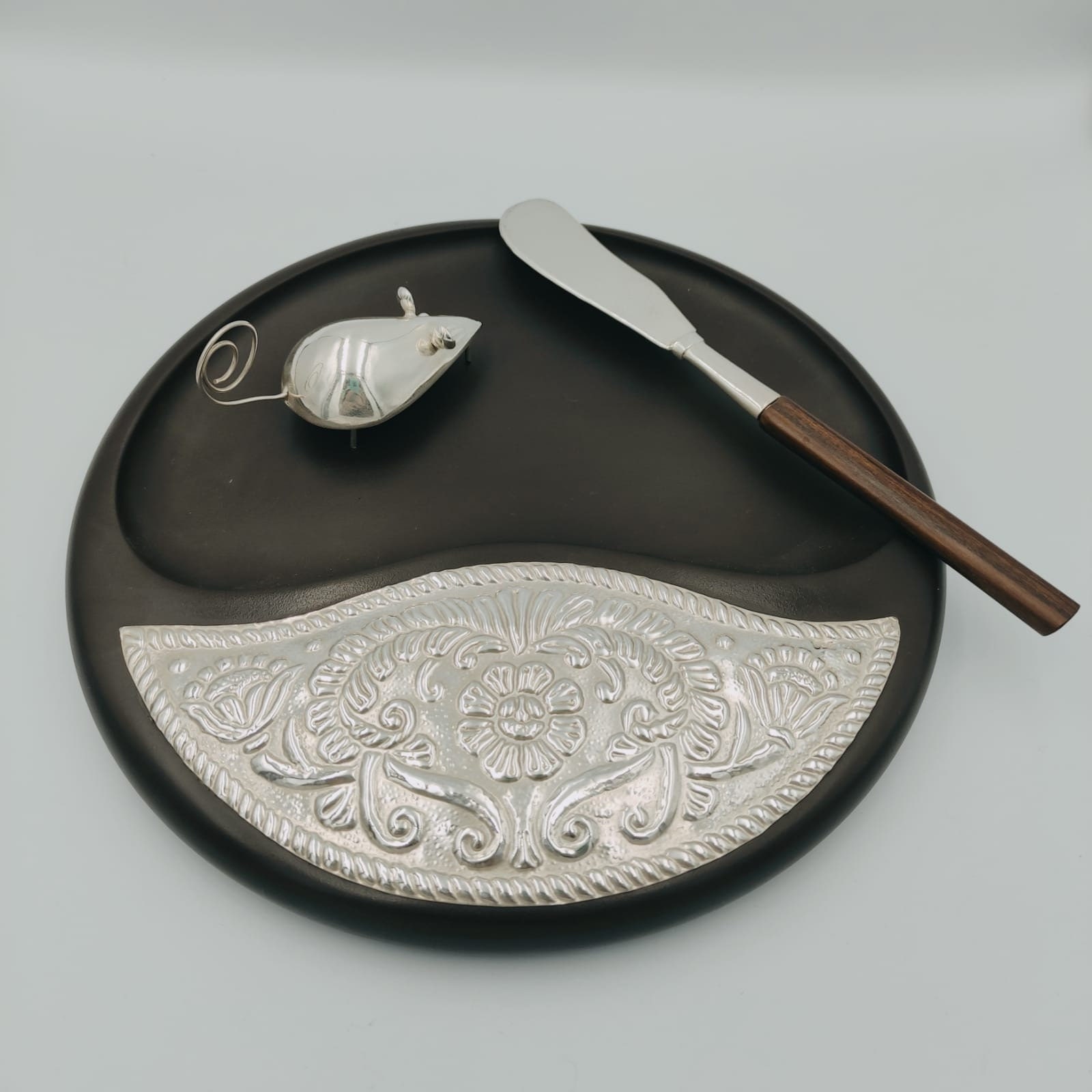 Colonial cheese board mouse and knife in Processed Wood and Silver 950 ...