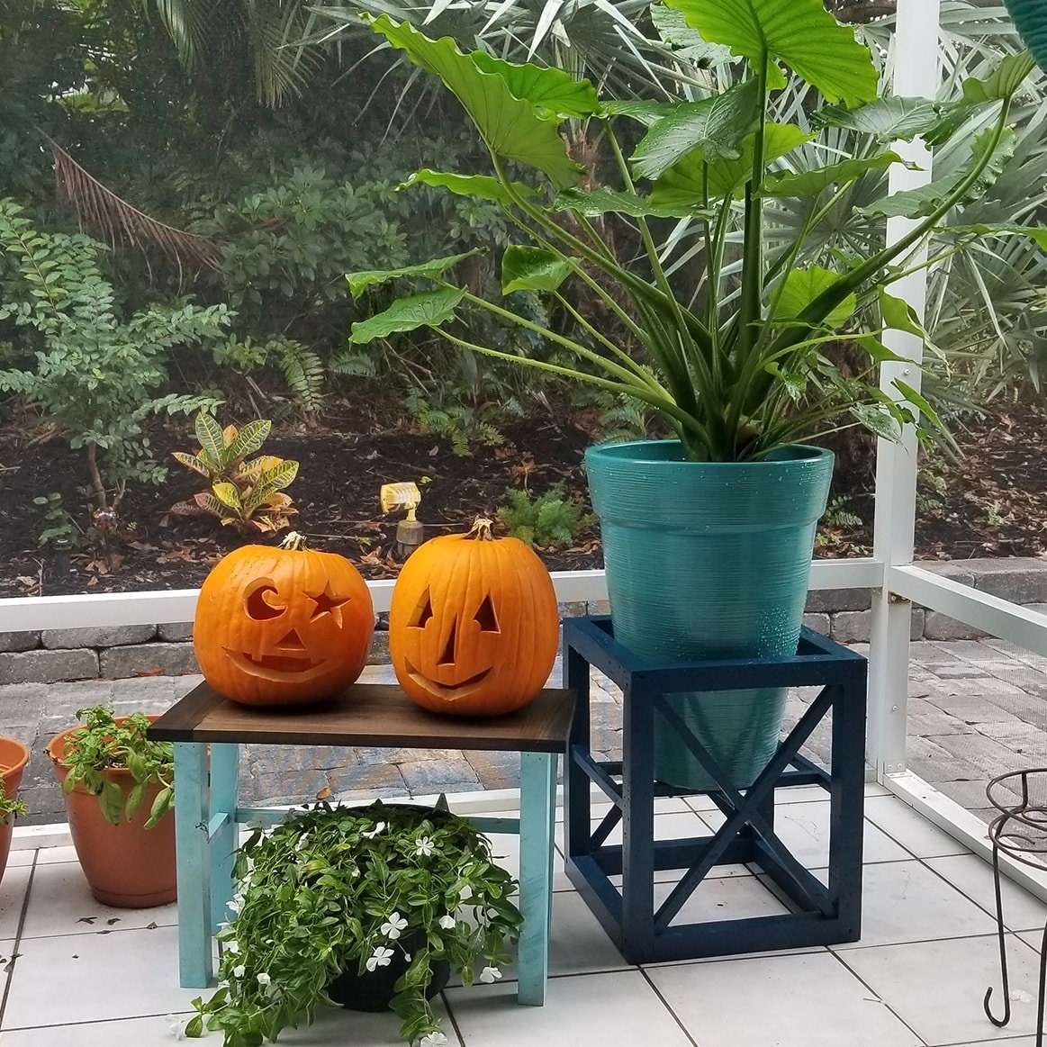 Farmhouse Style Plant Stand - Etsy