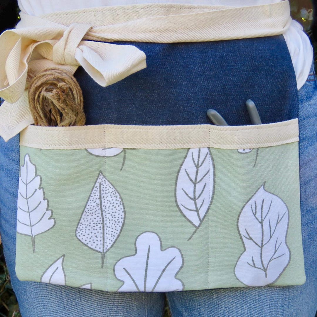 Gardening Apron, Gardening Gifts for Women, Mothers Day Gardeners Gift ...