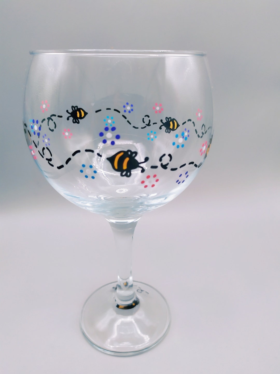 Dancing Bumble Bee Hand Painted Gin Glass - Etsy UK
