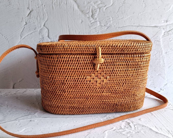 Handmade Bali Oval Rattan Bag With Leather Strap | Ata Bag | Straw ...