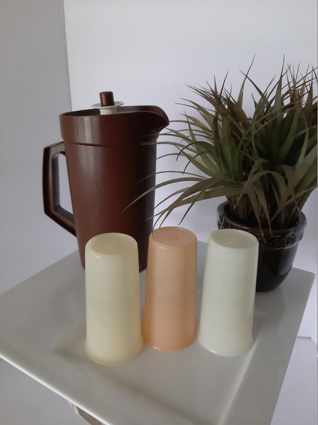 Tupperware Juice Jug and Tumblers - Etsy Österreich