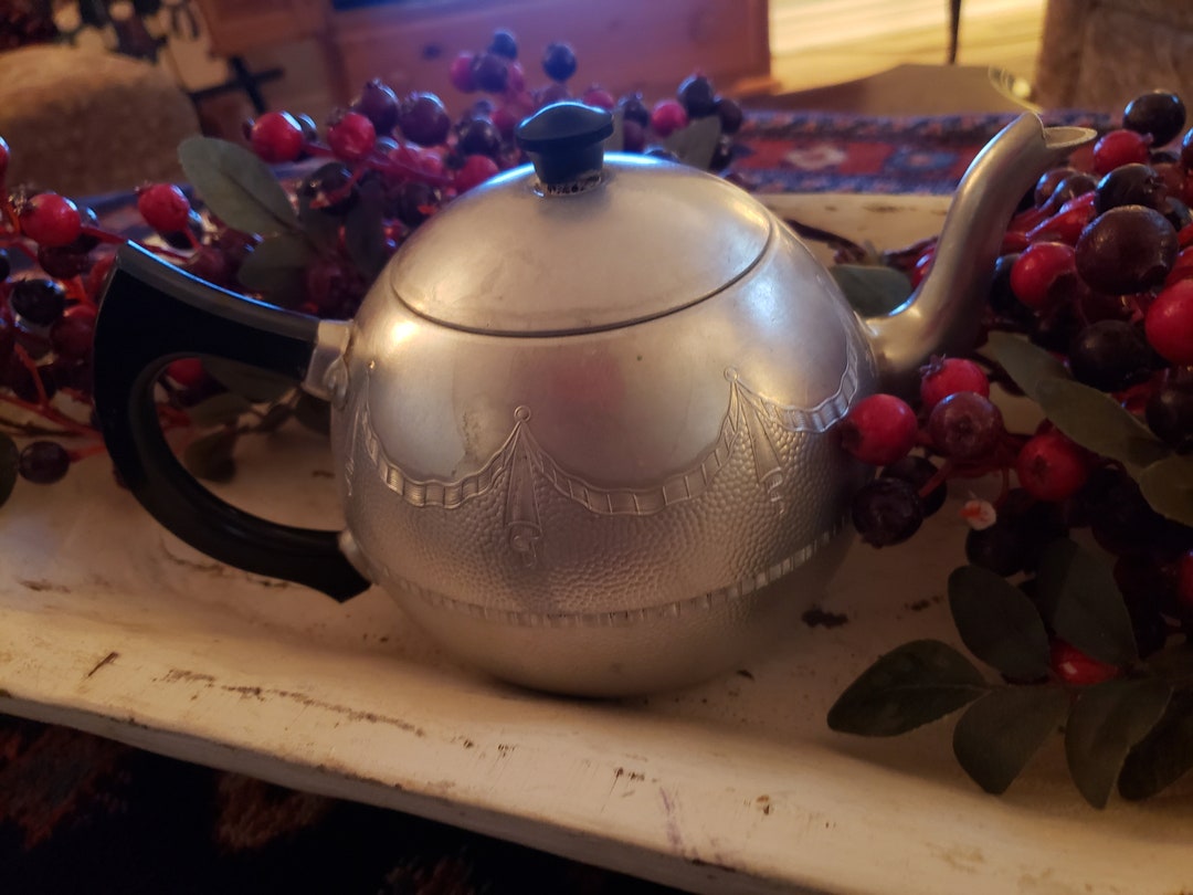 Vintage Metal Tea Pot SWAN BRAND 6 Cups - Etsy
