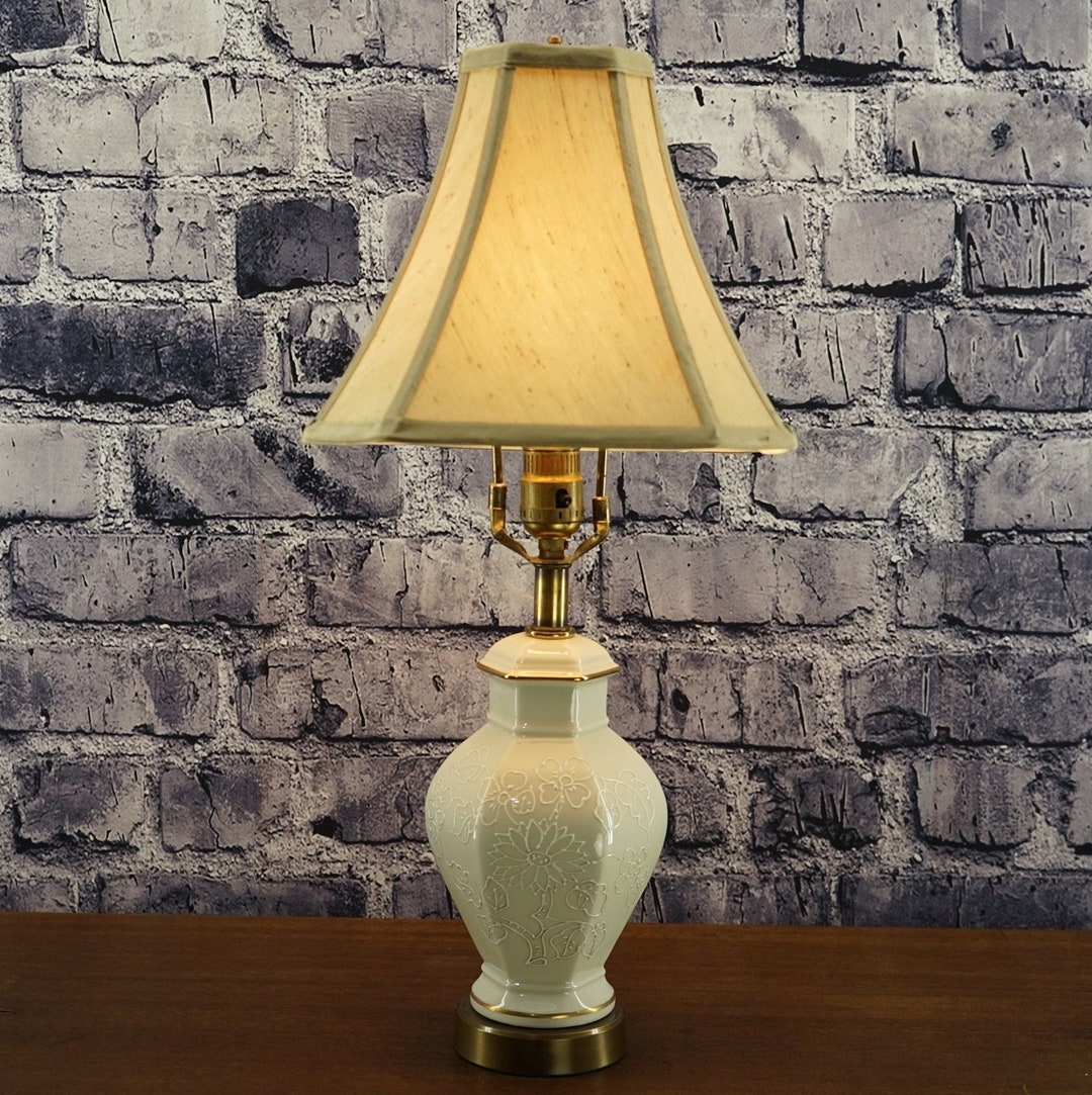 Vintage Table Lamp / Small Ceramic Lamp / Custom Refurbished - Etsy