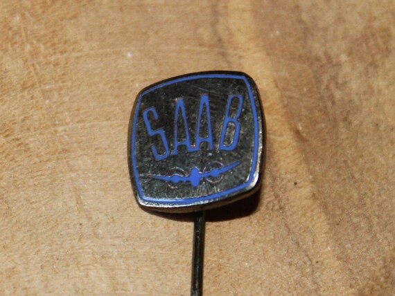 Vintage saab AB car pin - Swedish enamel automotive b… - Gem