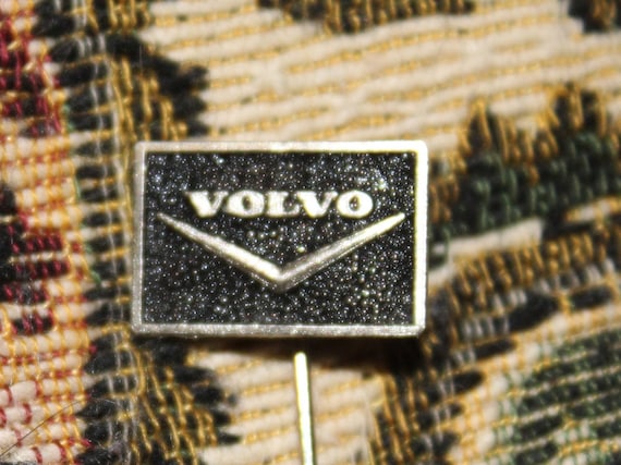 vintage VOLVO automotive pin - Volvo advertising badg… - Gem